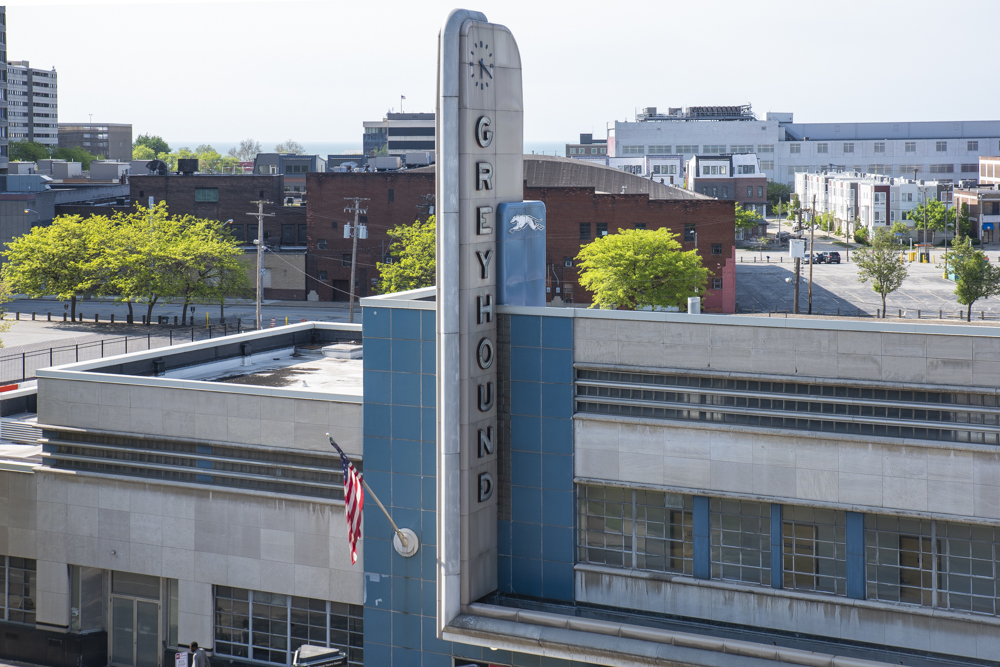 Cleveland Greyhound Bus station: The ideal of streamline moderne style